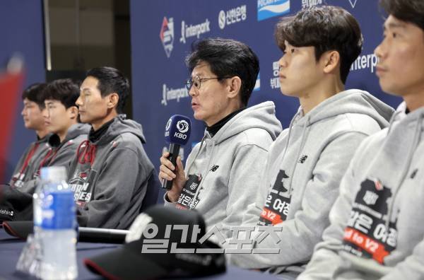 [포토]KS 각오밝히는 LG-kt 선수 감독들 : 네이트 스포츠