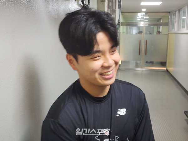 [KS 2] 'PO MVP→KS 승리 투수' 손동현 "아직 끝나지 않았지만…나는 행복한 선수" : 네이트 스포츠