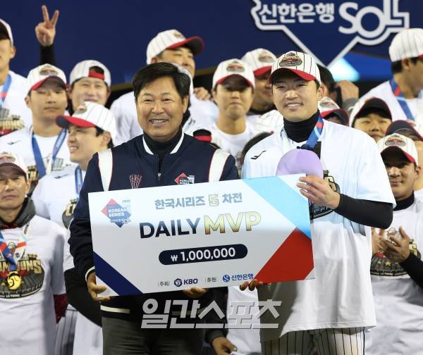 [포토]KS5차전 MVP 박해민 : 네이트 스포츠