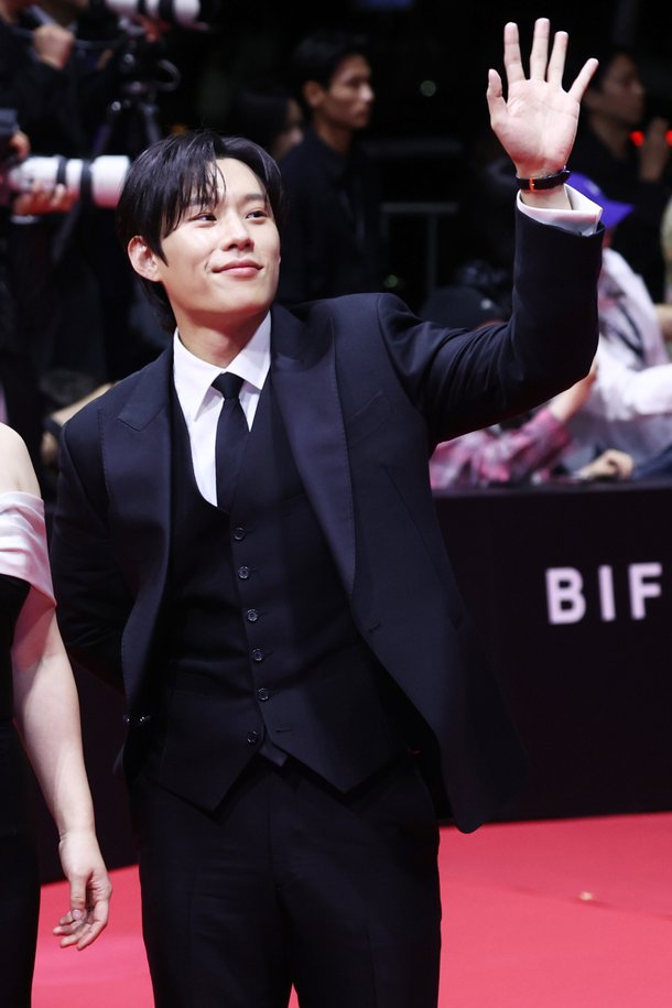 [29th BIFF] '지옥2' 김성철 "시즌1 이어받아 스무스하게"…연상호도 인정 '김성철표 정진수' : 네이트 연예