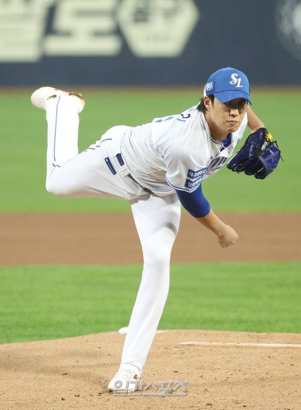 '이것이 에이스' 초반 난조 딛고 6⅔이닝 1실점 쾌투, PS 첫 승도 낚았다 [PO2 스타] : 네이트 스포츠