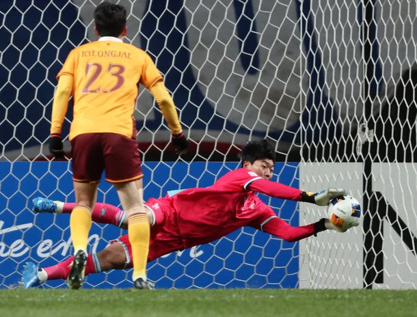 '아사니 또 결승골' 이정효의 광주, 상하이 선화에 1-0 승리…ACLE 2위 수성·16강 청신호 : 네이트 스포츠