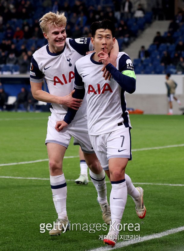 'SON 선발 출격 전망' 토트넘, UEL 16강 직행 도전 : 네이트 스포츠