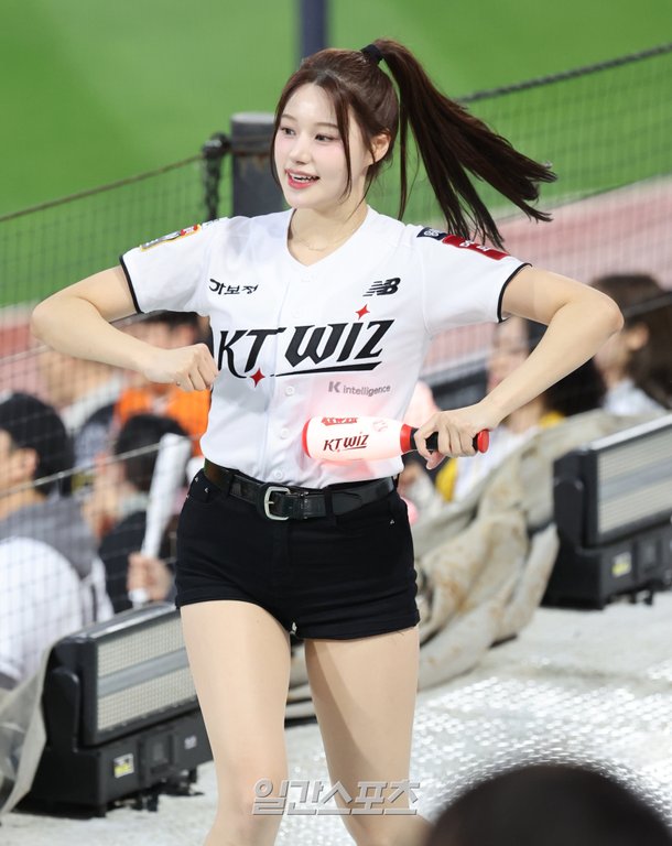 [포토] 치어리더 이예빈, 열정적인 응원 : 네이트 스포츠