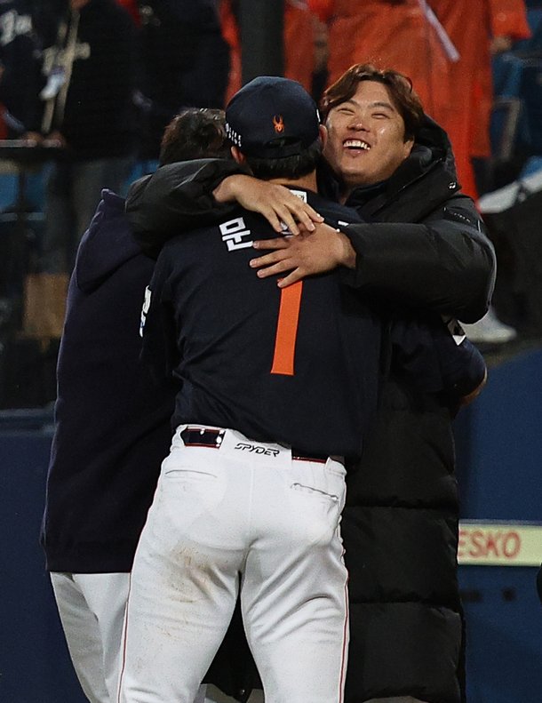 같은 4일 휴식인데 'LG 킬러' 대선배보다 먼저 출격…LG에 설욕 기회 잡았다 [KS1] : 네이트 스포츠