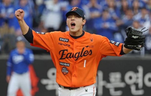 같은 4일 휴식인데 'LG 킬러' 대선배보다 먼저 출격…LG에 설욕 기회 잡았다 [KS1] : 네이트 스포츠