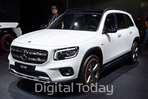 [디투피플] "S클래스 전기차, 성공 확신" 마크 레인 벤츠코리아 부사장 : 네이트 뉴스