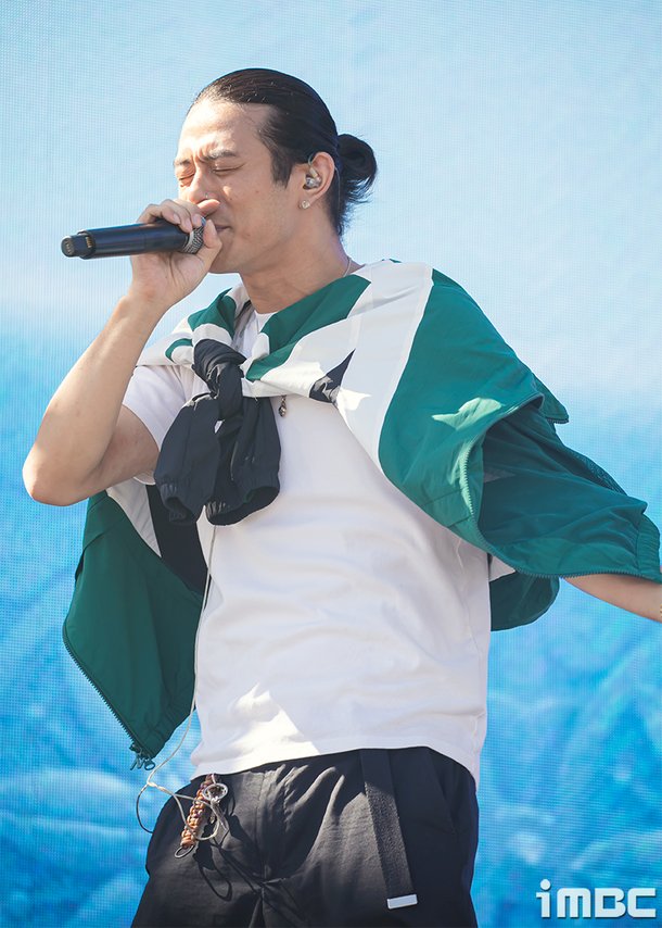 [포토] 빈지노, 깨버리고 싶어~ : 네이트 뉴스