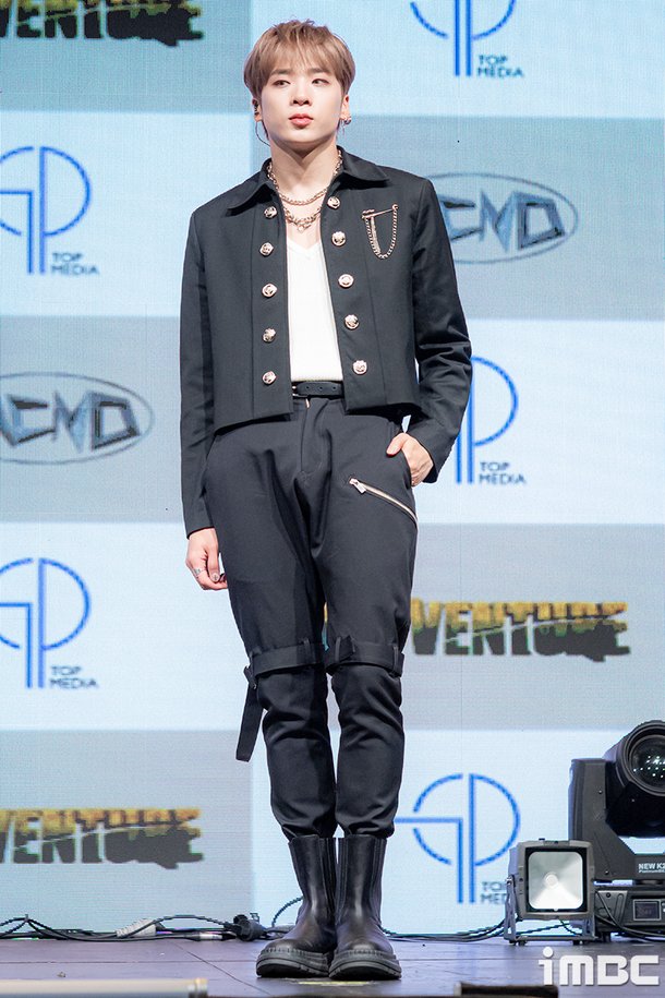 [포토] MCND 캐슬제이, '리더의 카리스마' : 네이트 뉴스