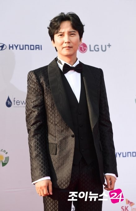 [24th BIFF]김남길 '2019 ACA' 남자 배우상 "과분한 상, 힘나고 기분 좋다" : 네이트 연예