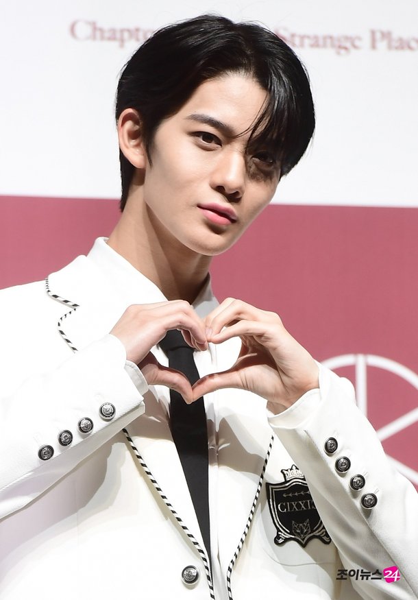 [조이HD]CIX 배진영, 만찢남의 하트 : 네이트 연예