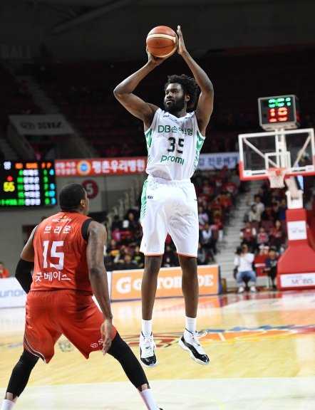 '오누아쿠 더블 더블' 원주 DB, KGC 잡고 파죽의 6연승 : 네이트 스포츠