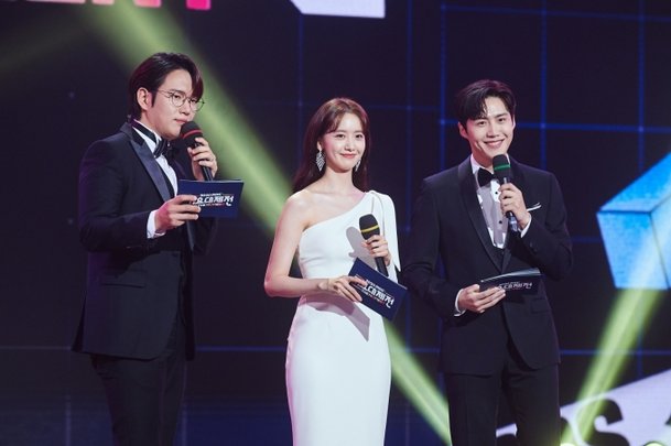 [포토]장성규-윤아-김선호, 'MBC 가요대제전 3MC' : 네이트 연예