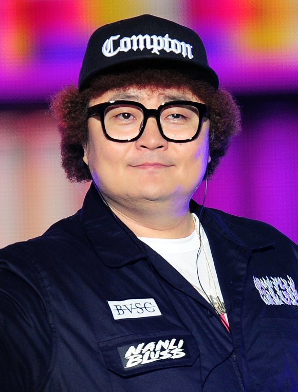 DJ DOC 정재용, 19살 연하 아내와 이혼 "성격 차이" : 네이트 뉴스