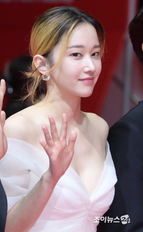 [27th BIFF] '몸값' 전종서 "물에 젖어있던 원테이크 촬영, 강렬" : 네이트 연예