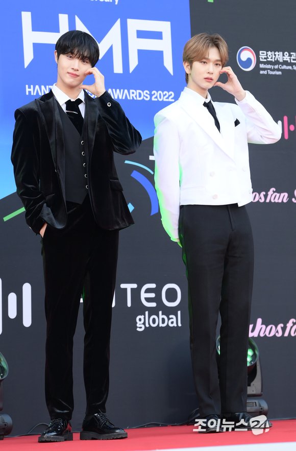 [포토]CIX 현석-EPEX 백승, 꽃미남 MC 듀오 : 네이트 연예