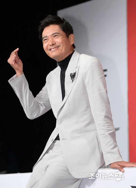 [28th BIFF] 유쾌한 주윤발, 사망설부터 8100억 기부까지 다 밝혔다(종합) : 네이트 연예