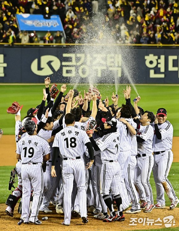 KBO, CJ ENM과 2024~26시즌 유·무선 중계방송권 계약 공식 발표 : 네이트 뉴스