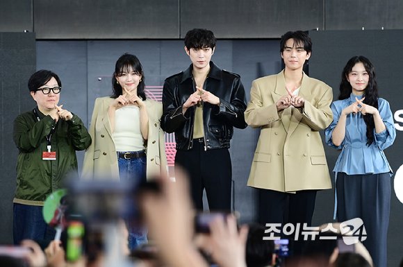 [30th BIFF] '친애하는X' 김유정·김영대·김도훈, 비주얼·연기 다 된다 "묘한 쾌감"(종합) : 네이트 연예