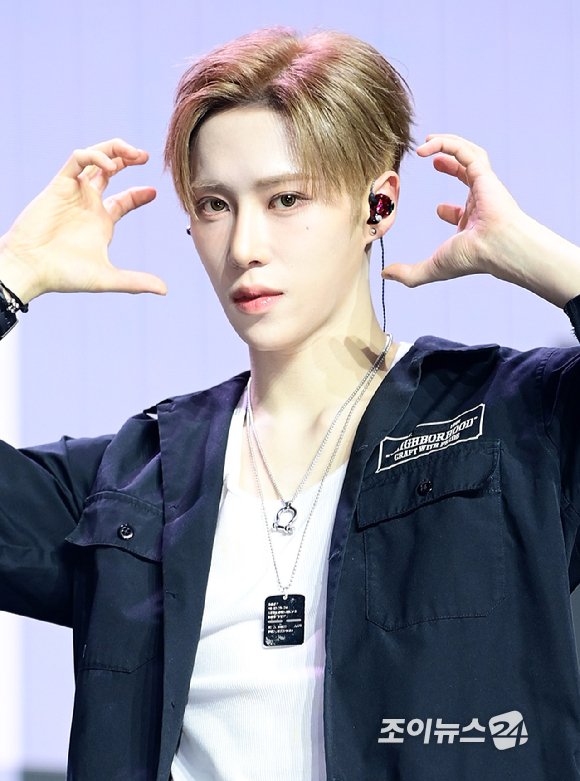 [포토] 알파드라이브원 아르노, 짙은 이목구비 : 네이트 연예