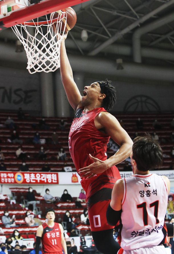 '설린저 38점' KGC, KT 꺾고 6강PO 2연승 : 네이트 스포츠