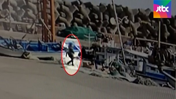 흐릿한 Cctv 속 그놈…특이한 걸음걸이에 딱 걸렸다 네이트 뉴스