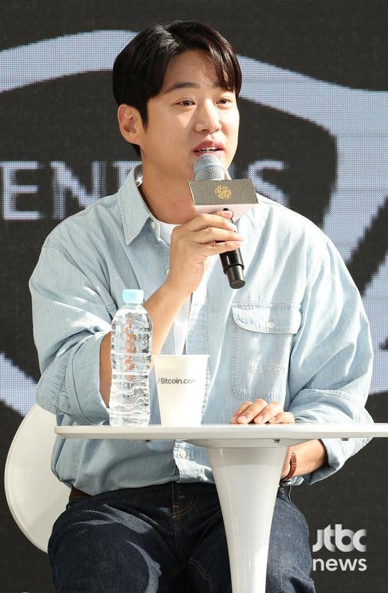 [28회 BIFF] 'LTNS' 이솜 "스킨십 장면, 안재홍이라서 편해" | 아이돌24시 : 네이트 연예