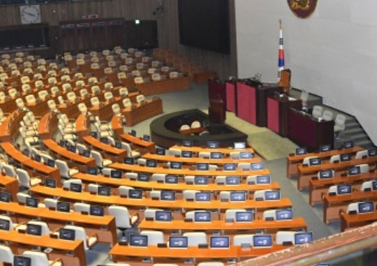 Strong Legislation for a "Working Parliament" Worth Promoting : 네이트 뉴스