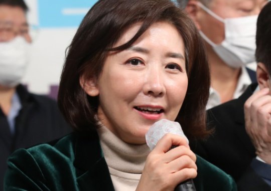 Yoon Sang-hyun, "Na Kyung-won Practically Disregarded President Yoon as ...