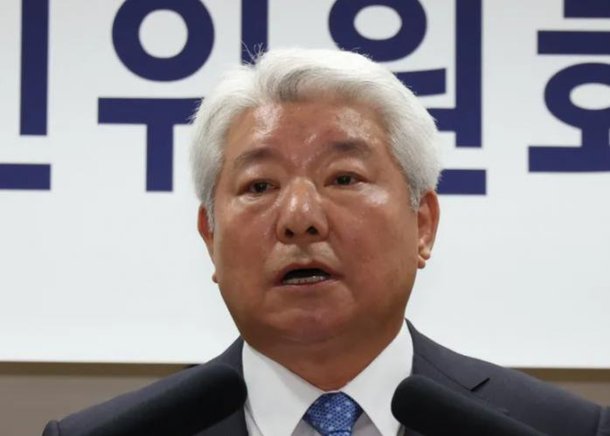 KCC chairman voluntarily resigns again to avoid impeachment : 네이트 뉴스