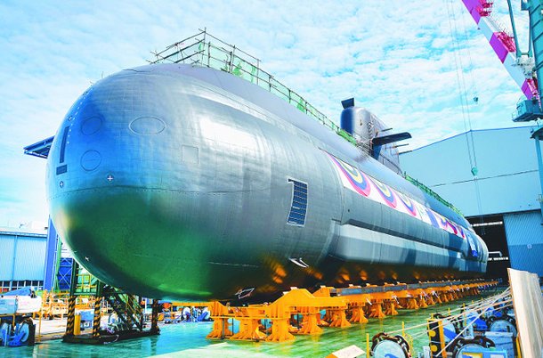 [포토] SLBM 탑재 3000t급 최신예 잠수함 '신채호함' 진수 : 네이트 뉴스