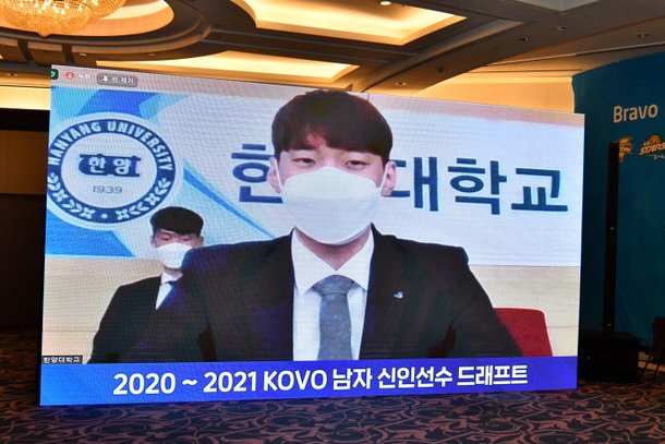 '전체 1순위' 현대캐피탈 김선호 "키는 작지만 수비에 자신 있다" : 네이트 스포츠