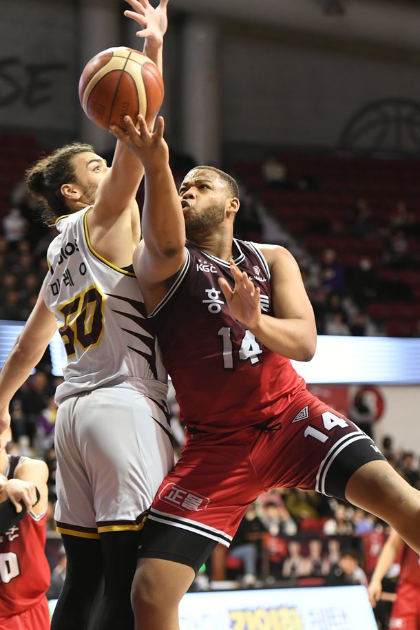 1위에도 시즌 첫 '싸움' 붙나···빅매치 된 KGC-LG 최종 맞대결 : 네이트 스포츠