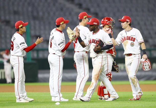 LG 다음은 NC…SSG에 보이지 않는 '내리막' 탈출구 : 네이트 스포츠