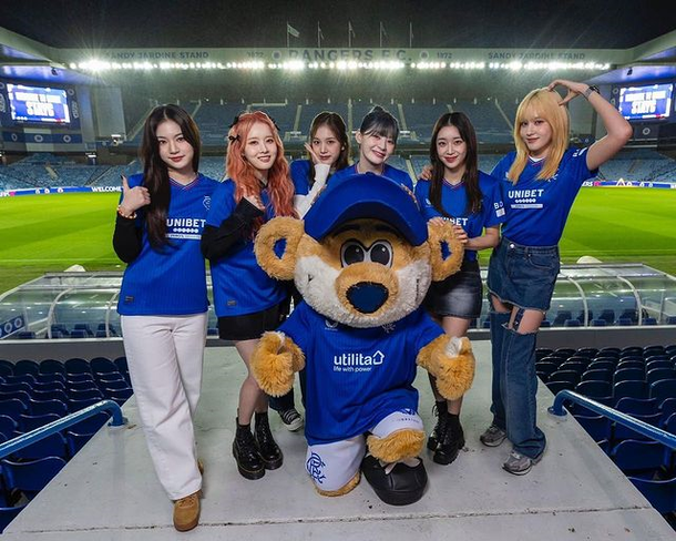 스테이씨, 유니폼 실수→스코틀랜드 진출 : 네이트 연예