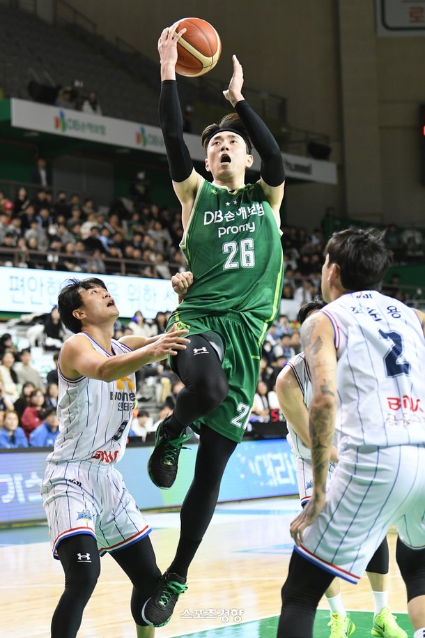 '강상재 25점' DB, KBL 슈퍼팀 KCC 꺾고 2연승 : 네이트 스포츠