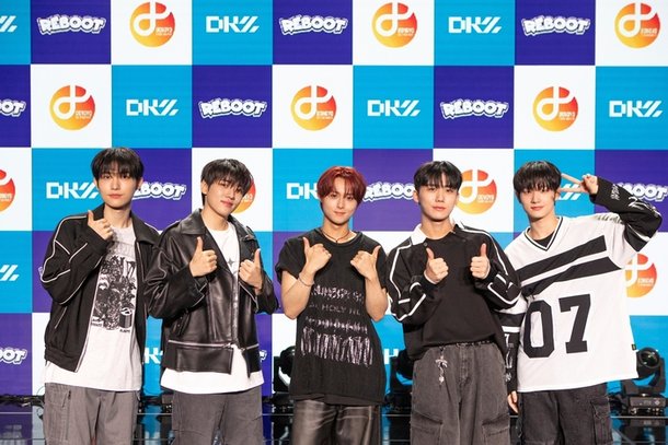 "100점 만점에 99점" DKZ, 완전체로 '리부트'[스경X현장] : 네이트 연예