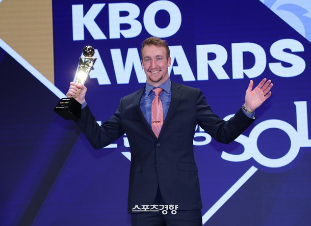 험난했던 'KBO MVP'의 ML 복귀 첫 승, '3전4기' 만에 이루어졌다···캔자스시티전 5.2이닝 무실점 호투 : 네이트 스포츠