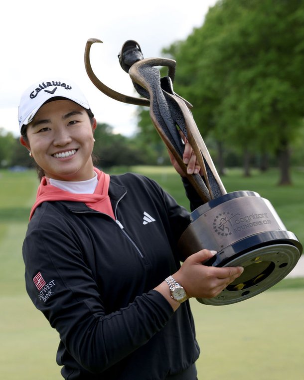 넬리 코르다 6연승 신기록 막은 신성 로즈 장 "끝까지 포기하지 않았다"…삭스트룀에 막판 3타차 역전 : 네이트 스포츠