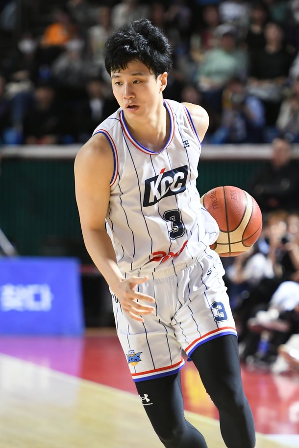 '라건아 공백'이 컸나···KCC, FIBA 챔피언스리그 아시아 첫 판서 이란 팀에 23점 차 완패 : 네이트 스포츠