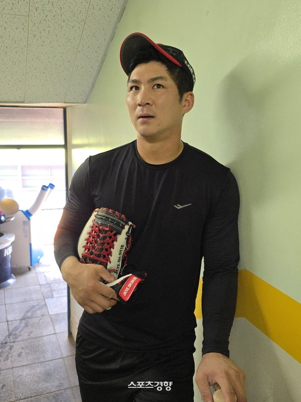 작년 KS MVP 오지환 "발목 부상 어느정도 회복···켈리와 통화하며 응원 받았다"[준PO1] : 네이트 스포츠