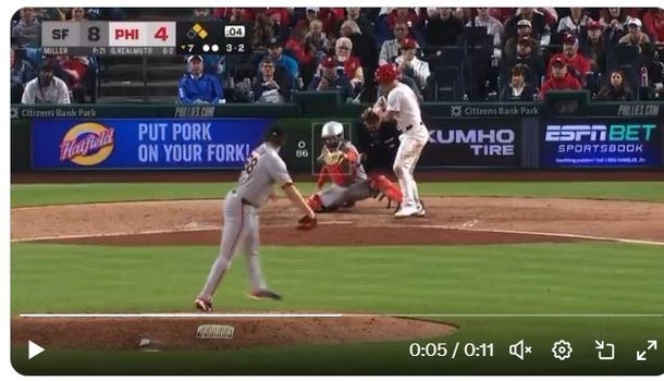 "라식 수술 무료로 해줄게, 제대로 좀 봐"···MLB 심판 잇단 볼판정 오심에 라식사 조롱 : 네이트 스포츠