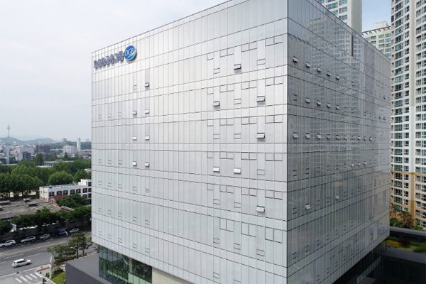 DGB Financial Group buys building on virtual platform Earth 2 : 네이트 뉴스