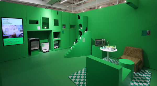 Lotte Hi-Mart launches experiential store for young consumers : 네이트 뉴스