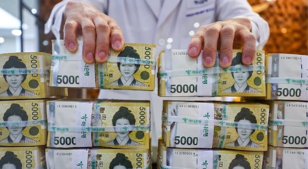 Deposits surge at Korean banks after BOK's rate cut : 네이트 뉴스