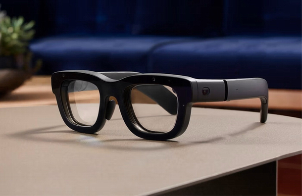 Meta to launch smart glasses with small display: Bloomberg : 네이트 뉴스