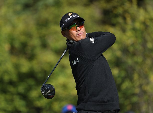'야구 DNA' 43세 김재호, KPGA 첫 우승 : 네이트 스포츠