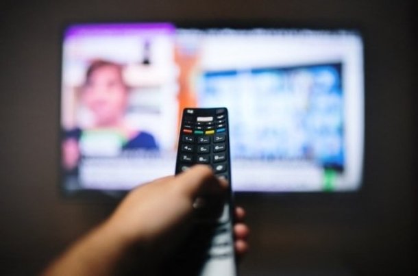 "더 이상 헐값에 콘텐츠 못준다" IPTV 저격에 CJ ENM 정면대응 : 네이트 뉴스