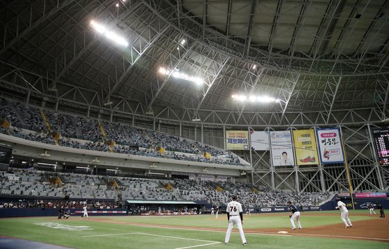 '유통대전' 신세계-롯데, 2021 KBO리그 개막전 격돌…일정 확정 : 네이트 스포츠
