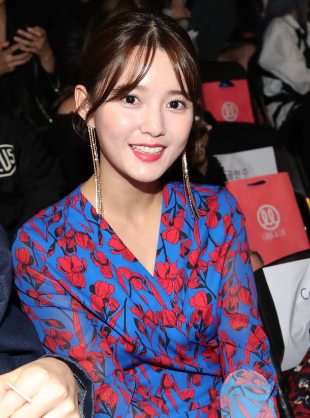 남보라, 자신과 꼭 닮은 배우지망생 동생 공개 : 네이트 연예